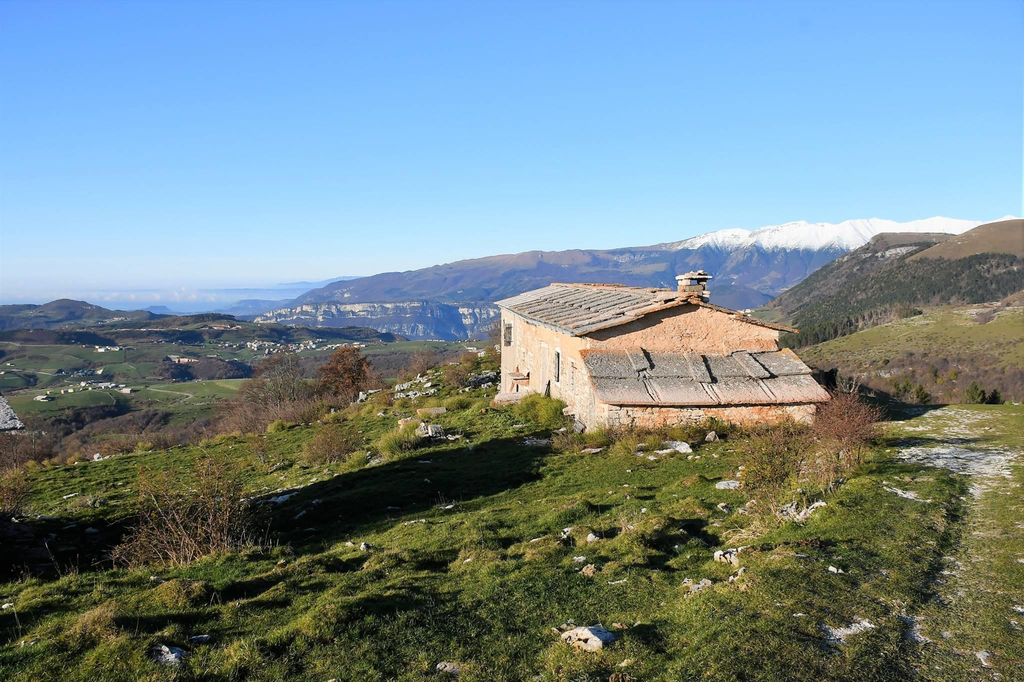 Camminaparco - Le malghe di confine nella Lessinia occidentale - Visit ...